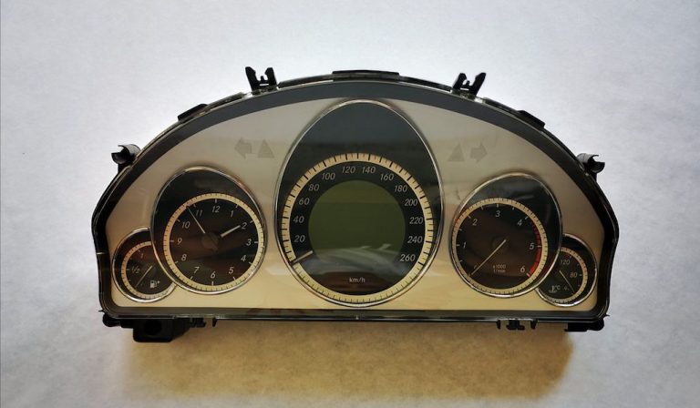 Casa del Contachilometri - Riparazione strumenti auto